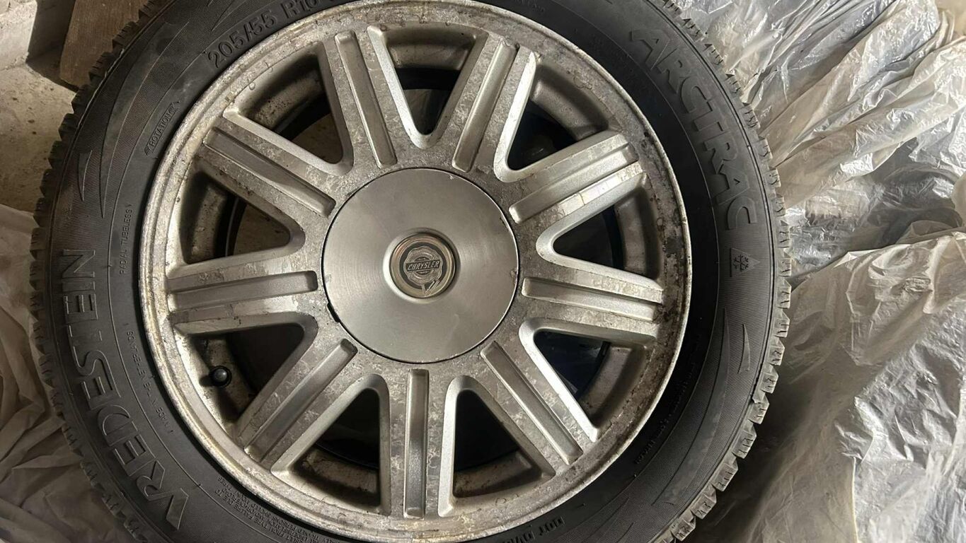 Chrysler Voyager 5x114 veljed koos naastrehvidega - SOOV.ee