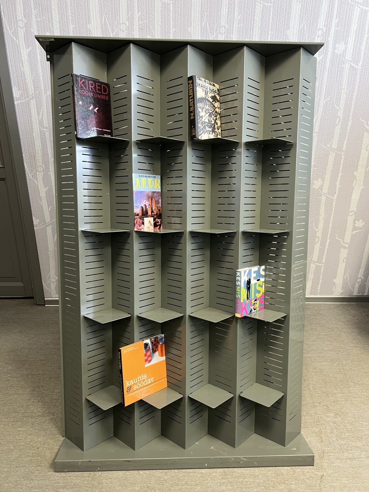 Raamaturiiul / Postkaardi riiul / CD riiul - Soov.ee